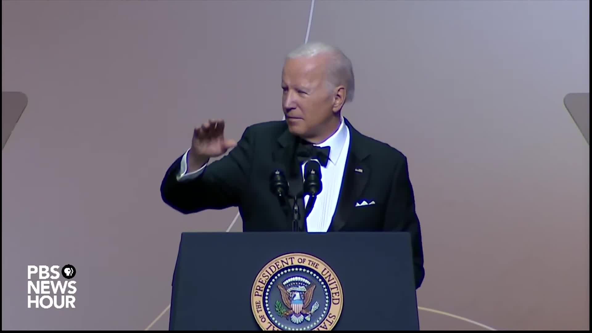 - Biden Makes Some of the Most Awkward Gestures in Presidential History ...
